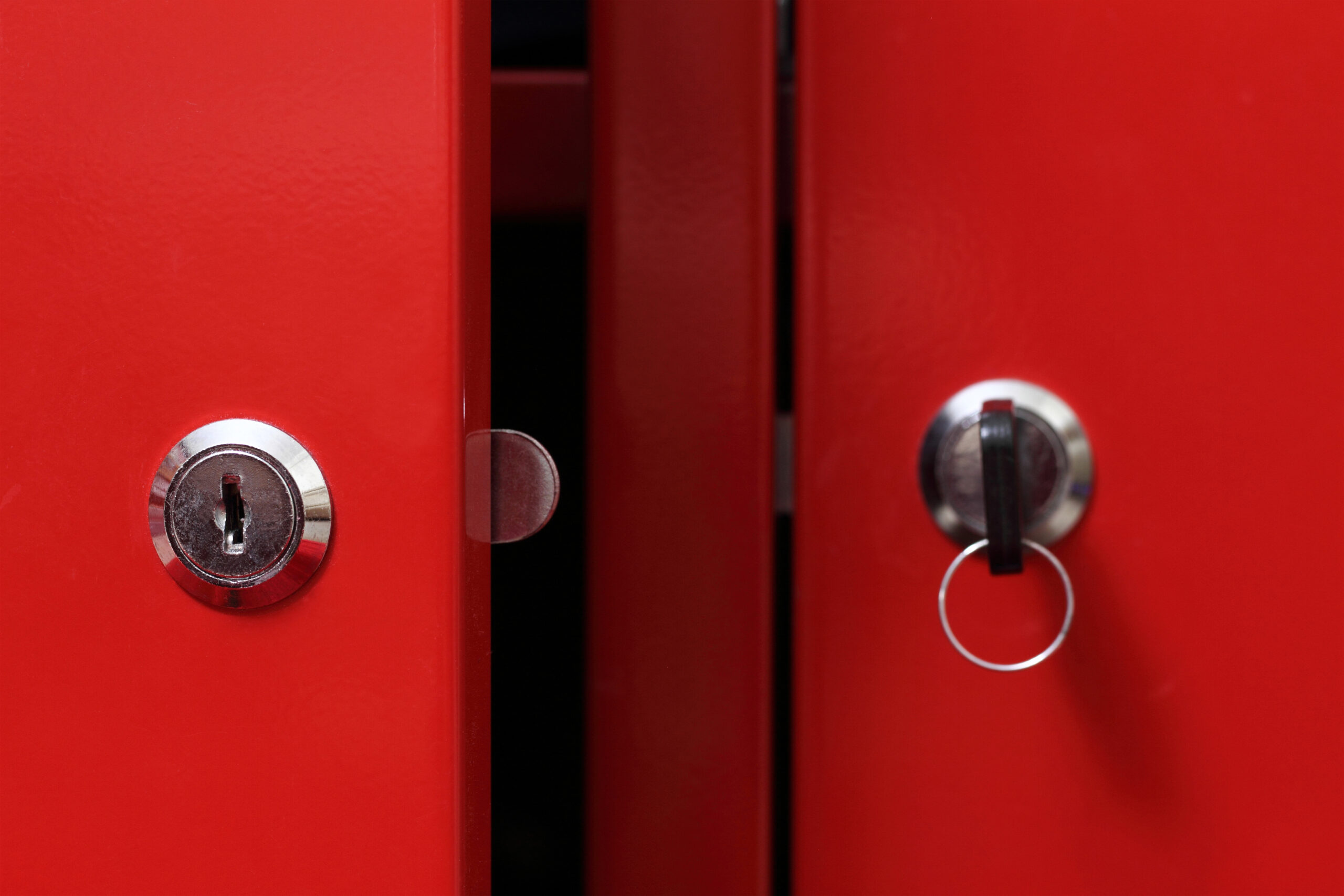 How Safe Are Lockers? | Simply Lockers